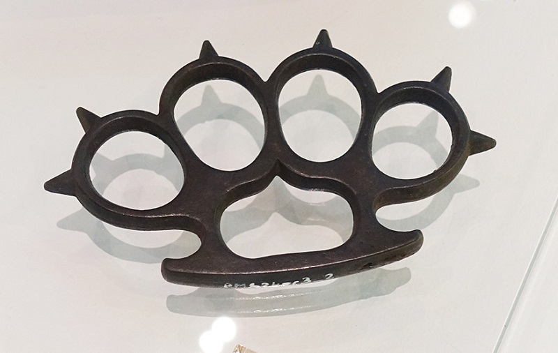 Poznań: Polak próbował przewieźć w samolocie do Londynu dwa kastety